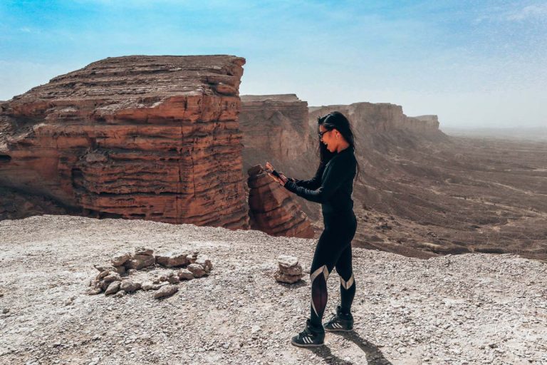 Women Traveling alone in Saudi Arabia – Saudi Arabia Tours